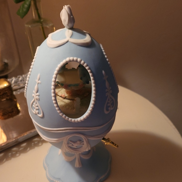 Avon | Other | Vintage 203 Avon Wedgwood Style Egg Music Box | Poshmark